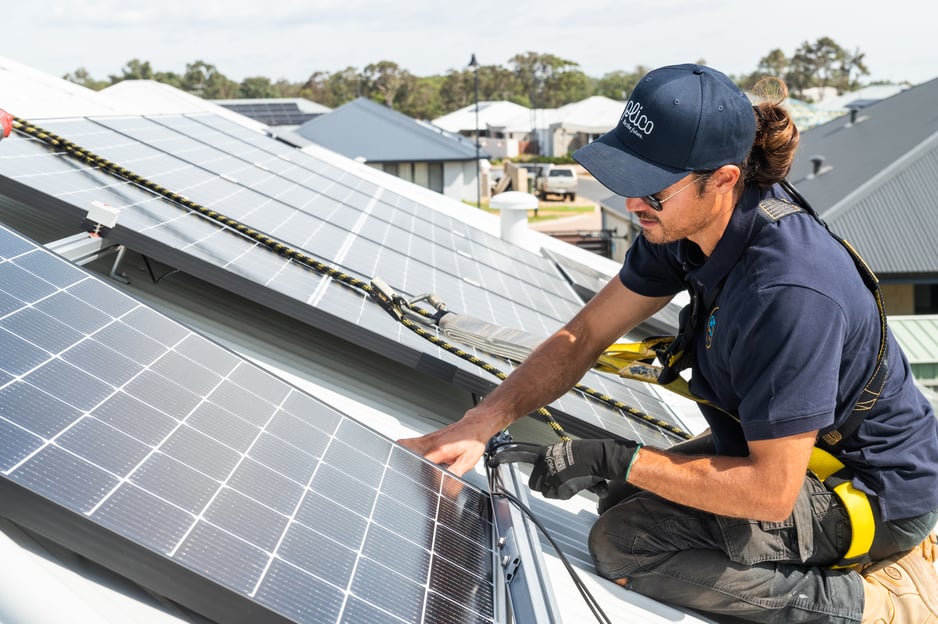 How your solar power battery system works | Plico